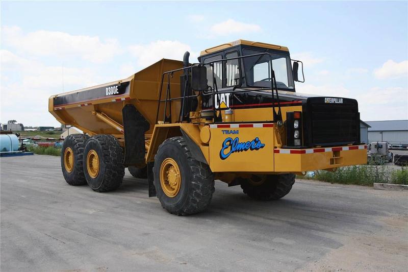 Caterpillar D300 Articulated Dump Truck Specs and Dimensions - VeriTread