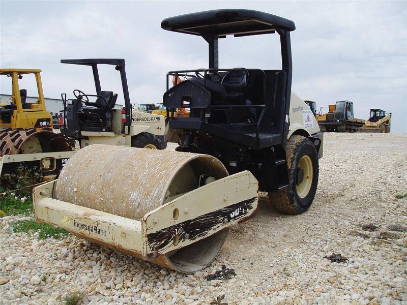 Ingersoll-Rand SD70 Compactor Specs and Dimensions - VeriTread