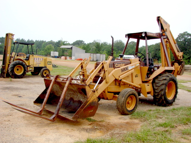 Case 580SE Backhoe Loader Specs and Dimensions - VeriTread