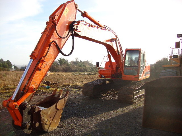 Daewoo 225 LCV Excavators transport quote to Dundalk, MD. VeriTread ...