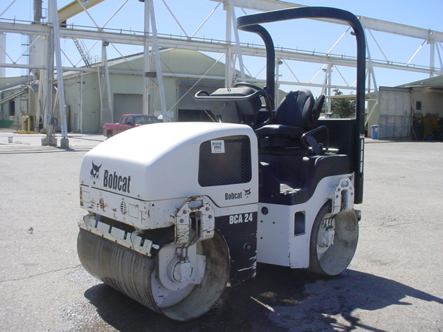 Bobcat BCA24 Compactor Specs and Dimensions - VeriTread