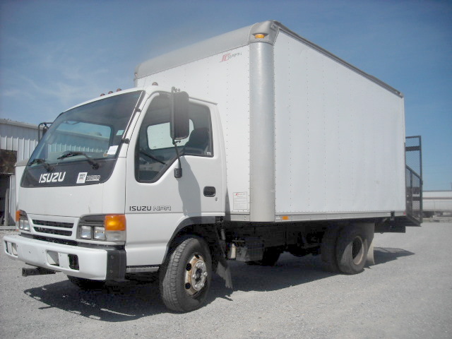 Isuzu NPR Box Truck Trucks - Conventional Tractor transport quote to ...