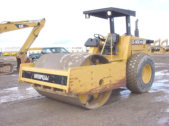 Caterpillar CS583C Compactor Specs and Dimensions - VeriTread