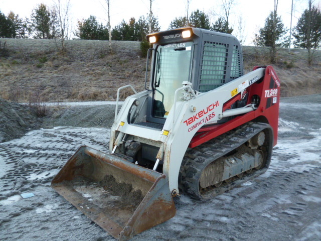 Takeuchi TL240 Skid Steer Loader Specs and Dimensions - VeriTread
