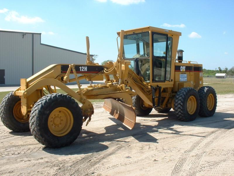 Caterpillar 12HVHP Motor Grader Specs: Dimensions & Weight | VeriTread