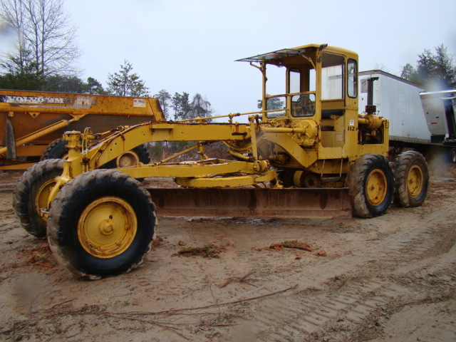 Caterpillar 112F Motor Grader Specs and Dimensions - VeriTread