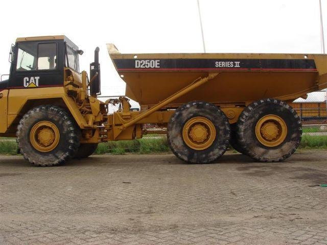 Caterpillar D250 Articulated Dump Truck Specs and Dimensions - VeriTread