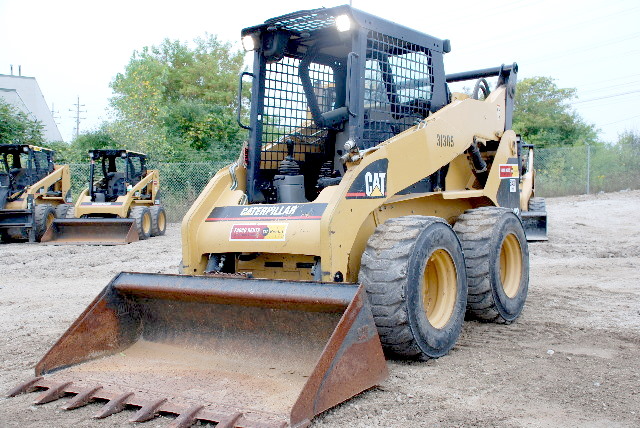 Caterpillar 242 Skid Steer Specs and Dimensions - VeriTread