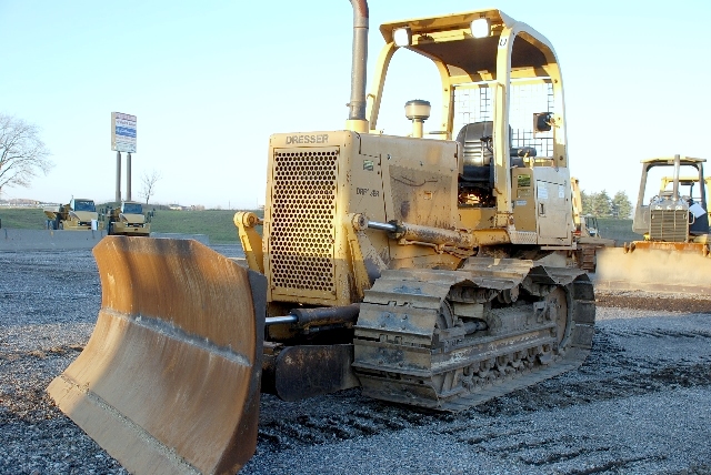 Dresser TD8H Crawler Tractor Specs and Dimensions - VeriTread