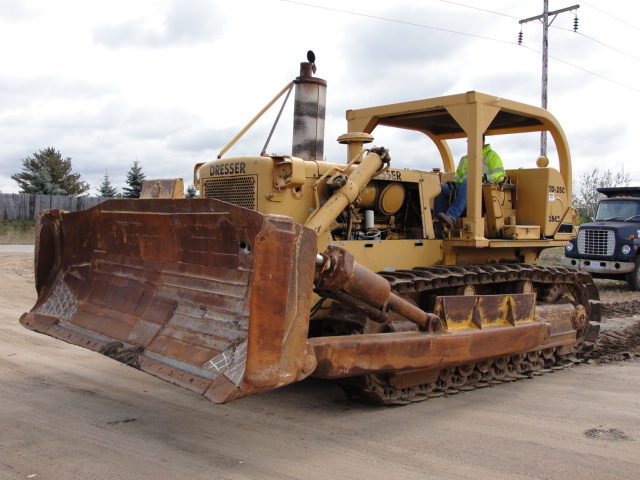 Dresser TD25C Crawler Tractor Specs: Dimensions & Weight | VeriTread