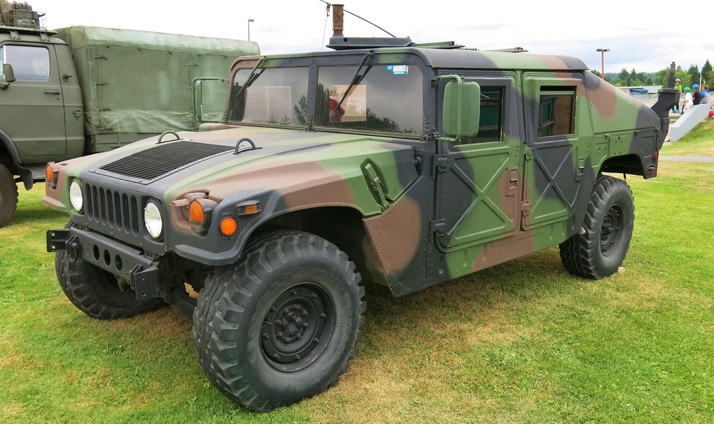 AM General M998HMMWV Humvee Specs and Dimensions - VeriTread