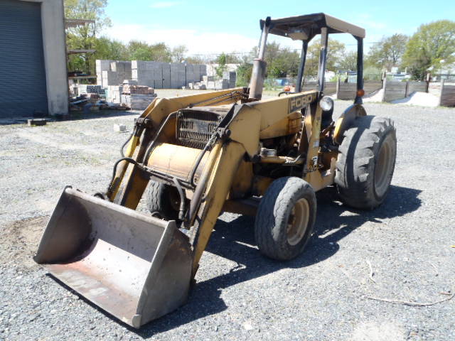 Ford 345C Farm Tractor Specs and Dimensions - VeriTread