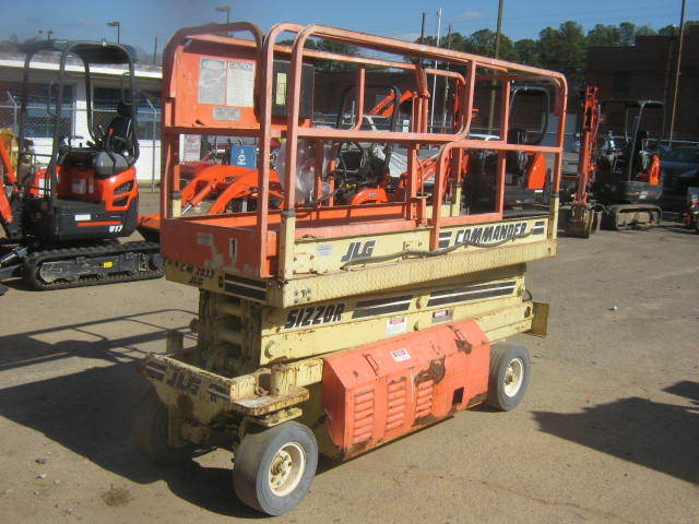 JLG CM2033 Aerial Work Platform Specs and Dimensions - VeriTread