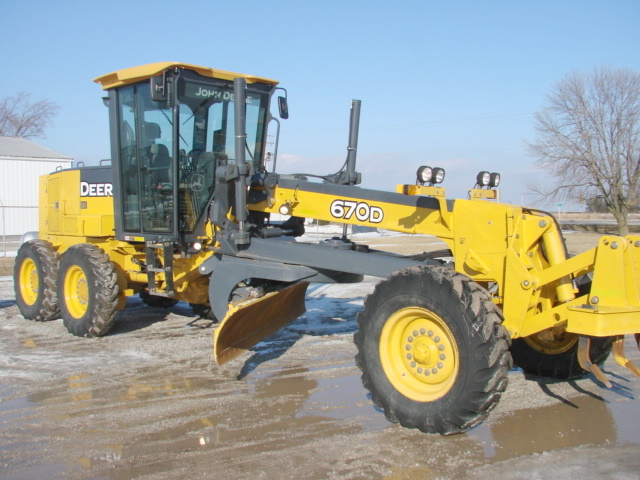 John Deere 670D Motor Grader Specs and Dimensions - VeriTread