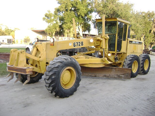 John Deere 672B Motor Grader Specs and Dimensions - VeriTread