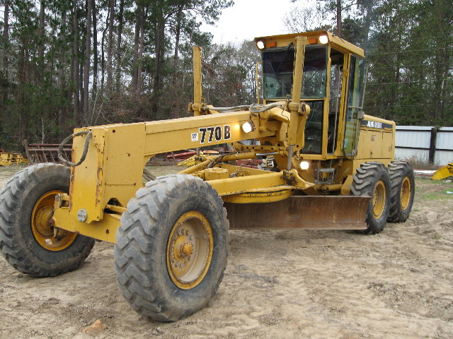 John Deere 770B Motor Grader Specs and Dimensions - VeriTread