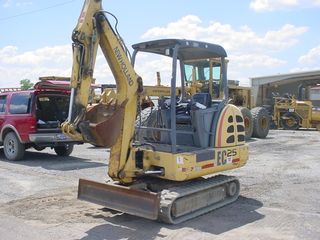 New Holland EC25 Mini Excavator Specs and Dimensions - VeriTread