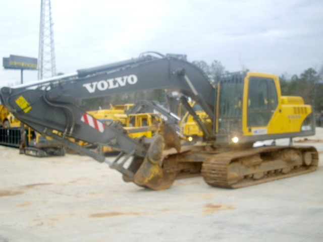 Volvo EC210BLC Excavator Specs and Dimensions - VeriTread