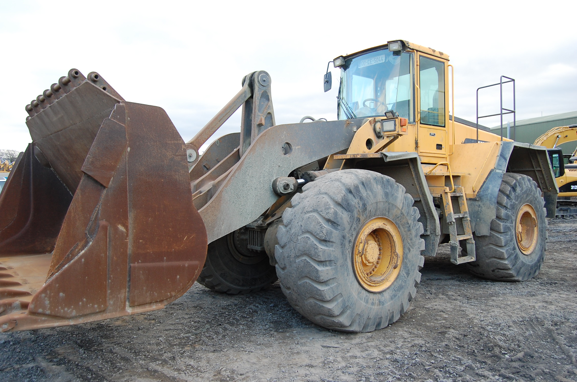 Volvo L220D Wheel Loader Specs and Dimensions - VeriTread