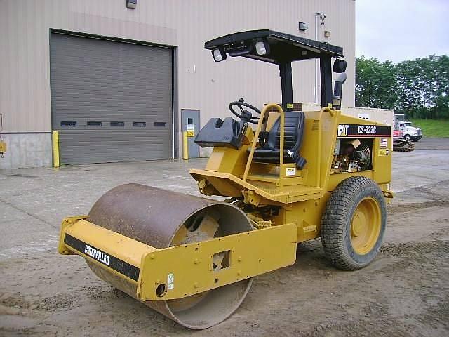 Caterpillar 323C Compactor Specs and Dimensions - VeriTread