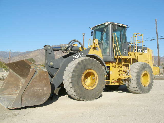 John Deere 744J Wheel Loader Specs and Dimensions - VeriTread