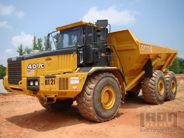 John Deere 400C Articulated Dump Truck Specs and Dimensions - VeriTread