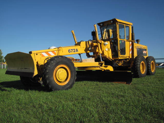 John Deere 672 Motor Grader Specs and Dimensions - VeriTread