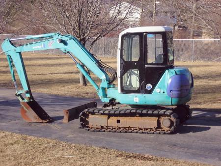 Komatsu PC40R8 Mini Excavator Specs and Dimensions - VeriTread