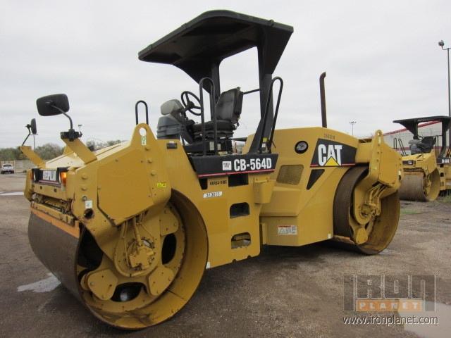 Caterpillar CB564D Compactor Specs and Dimensions - VeriTread