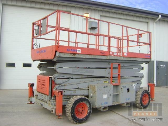 Skyjack SJ9250 Aerial Work Platform Specs and Dimensions - VeriTread