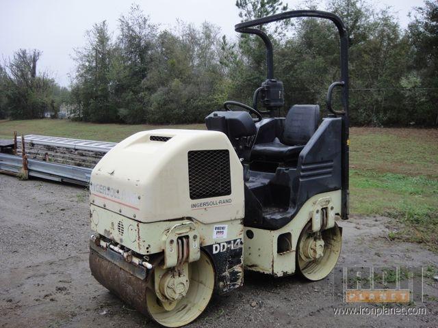 Ingersoll-Rand DD14 Compactor Specs and Dimensions - VeriTread
