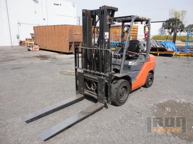 Toyota 8FGU32 Forklifts Cushion Tire Specs and Dimensions - VeriTread