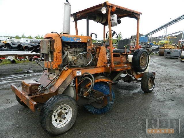 Broce H10 Brooms Sweeper Specs and Dimensions - VeriTread