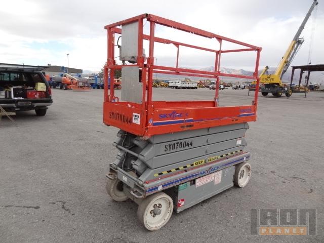 Skyjack SJ33226 Aerial Work Platform Specs and Dimensions - VeriTread