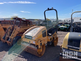 Volvo DD25B Compactors transport quote to Alden, NY. VeriTread Load 1401284