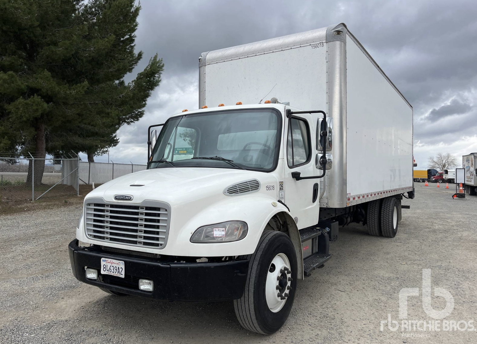 Freightliner M2106 Box Truck Trucks - LMTV / LMTV 4x4 Cargo/Van Truck ...