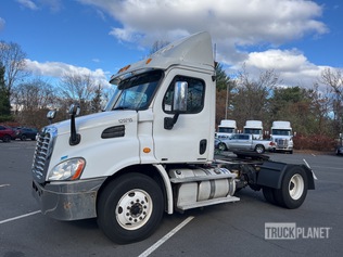 Freightliner Cascadia113 Trucks - Conventional Tractor transport quote ...