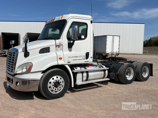 Freightliner CA113DC Trucks - Conventional Tractor transport quote to ...