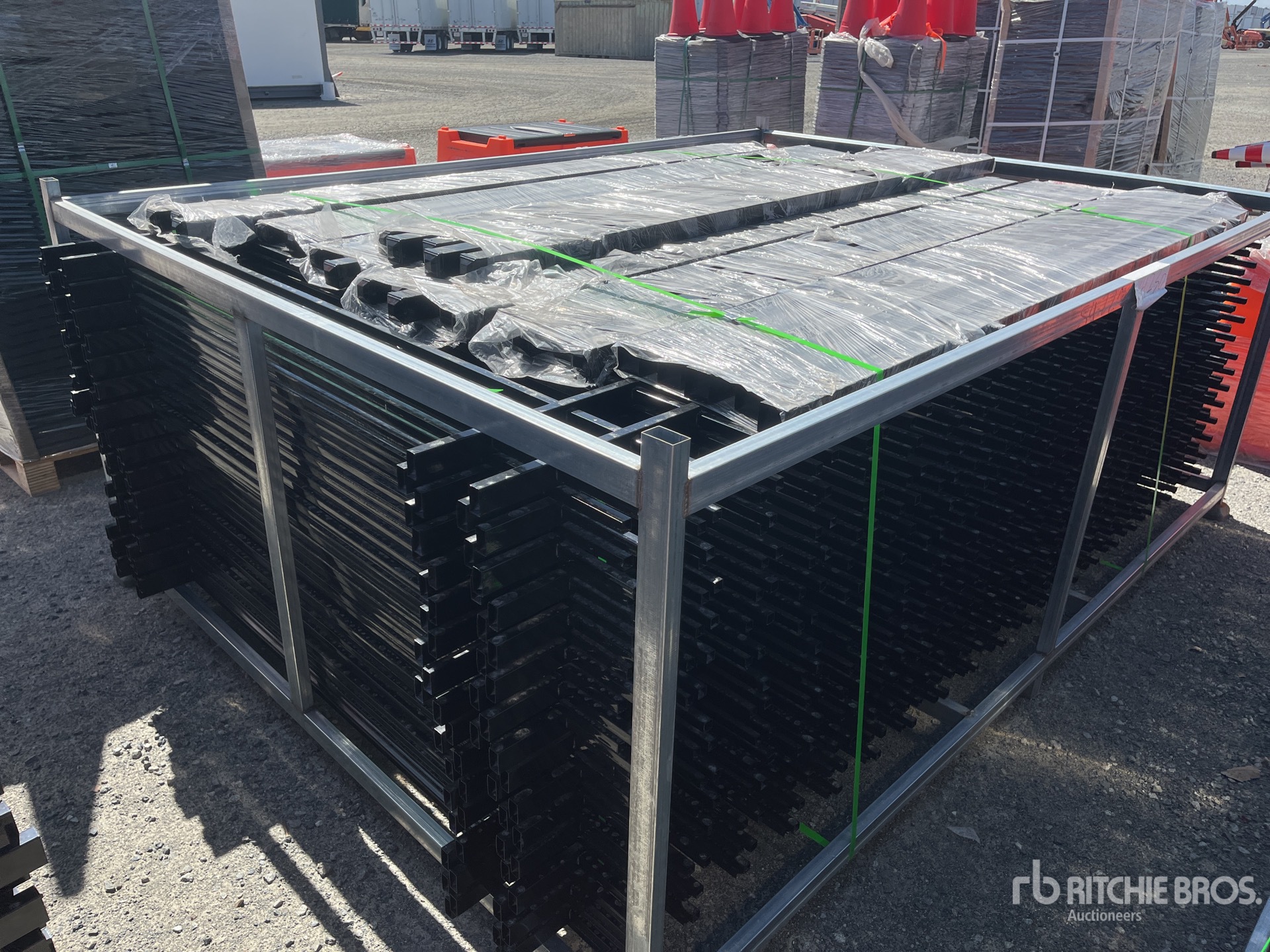 Quantity of (30) 2025 HUNTER PRO WLFT10-30P 10 ft x 7 ft Fencing ...