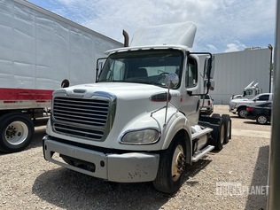 Freightliner M2112 Trucks - Conventional Tractor transport quote to ...