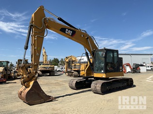 Cat 325FLCR Excavators transport quote to Hayward, CA. VeriTread Load ...