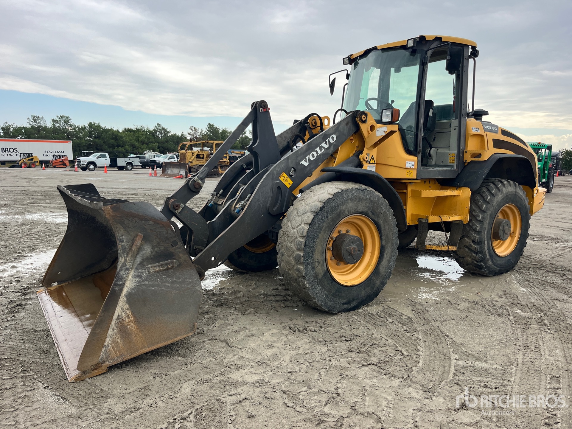 Volvo L50G Wheel Loaders transport quote to Greensboro, NC. VeriTread ...