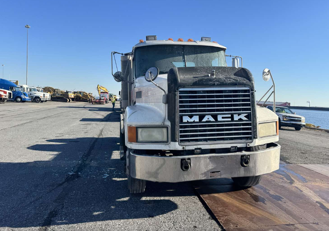 Mack CH600 Trucks - Cab & Chassis transport quote to Baltimore, MD ...