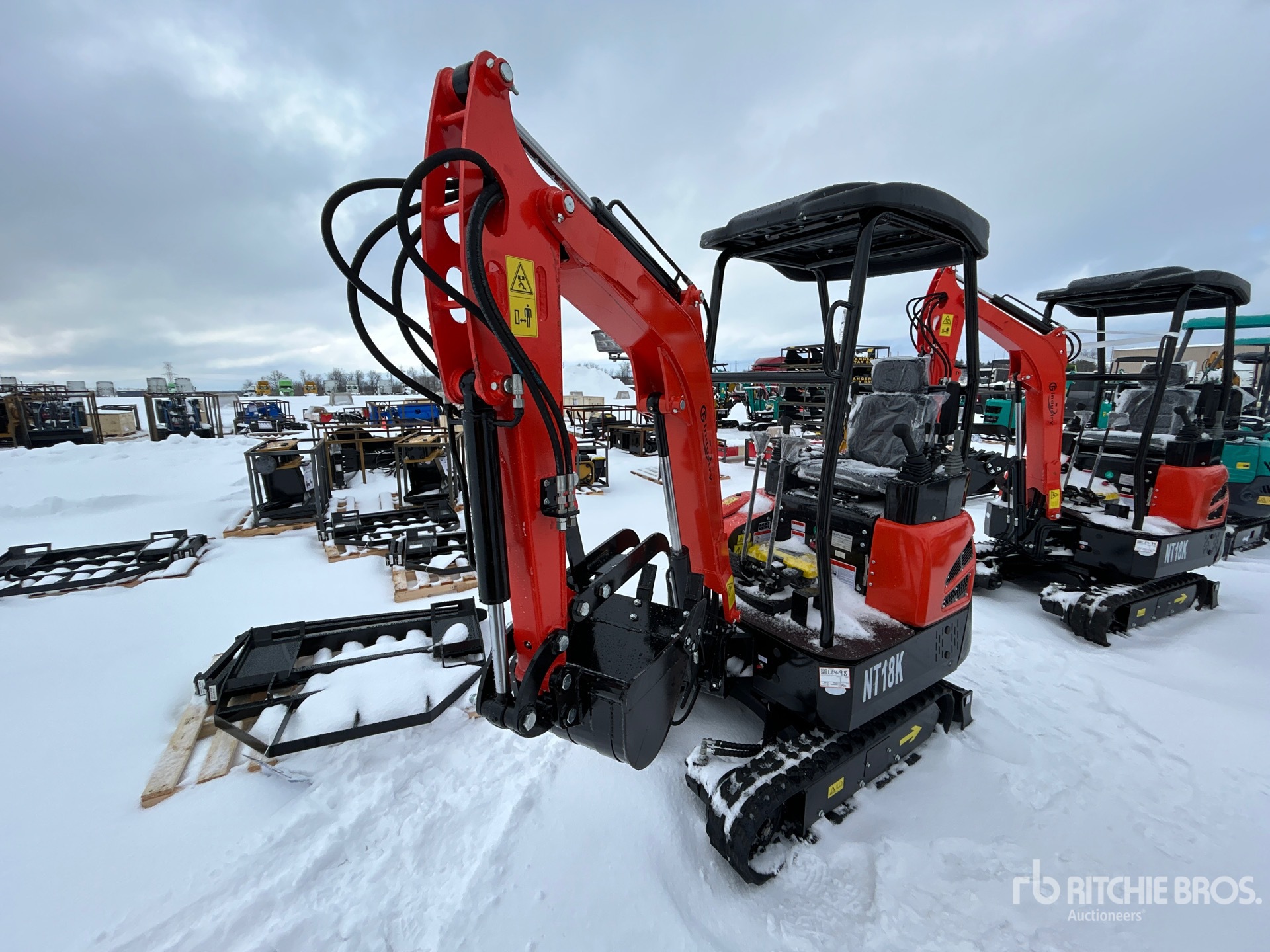 CFG NT18K Mini Excavator General Freight transport quote to L'Ange ...