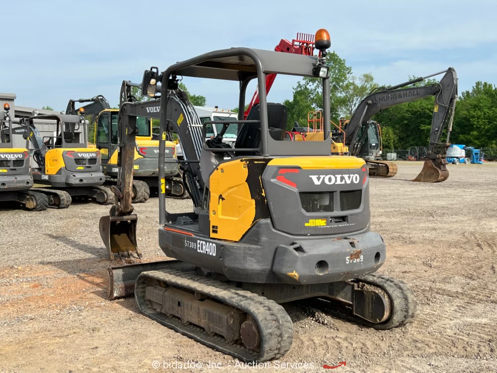 Volvo ECR40D Excavators transport quote to Fargo, ND. VeriTread Load ...