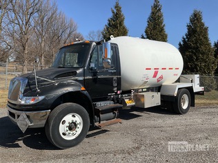 International 4400 Trucks - Fuel / Lube transport quote to Speedwell ...