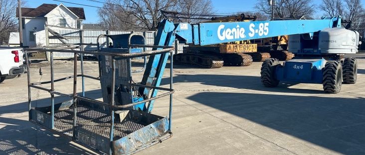 Genie S85 XC Aerial Work Platforms transport quote to Burlington, IA ...