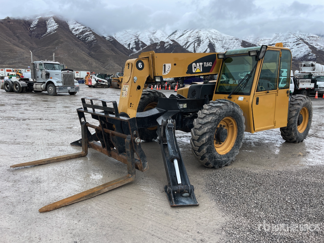 Caterpillar TL642 Telehandlers transport quote to Monroe, WI. VeriTread ...