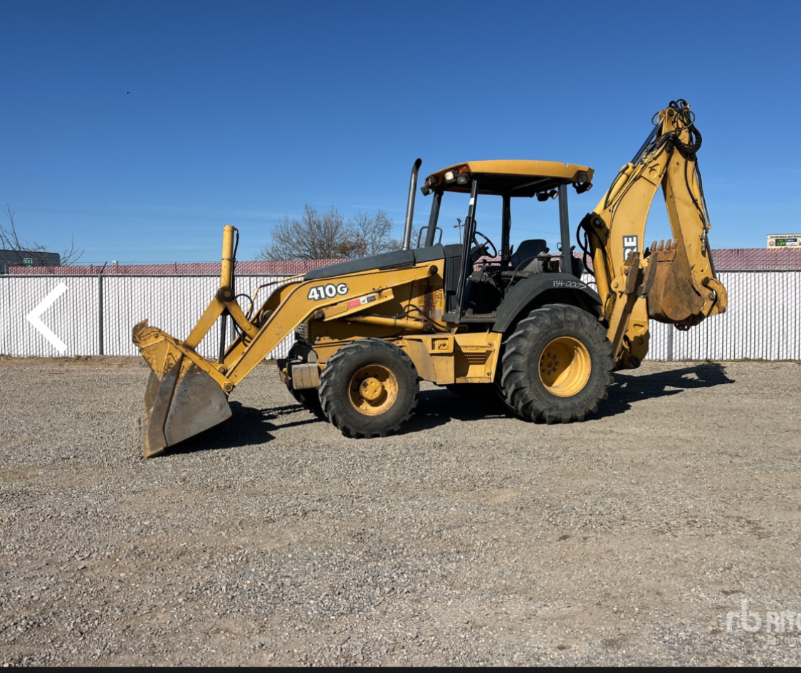 John Deere 410C Landscape Loaders transport quote to Cottonwood, AZ. VeriTread Load 1700015