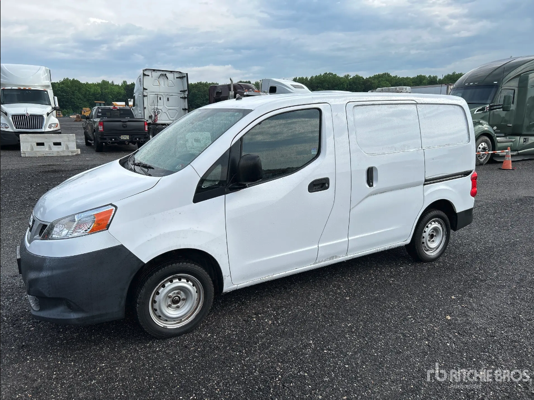Nissan NV200 Vans transport quote to Portchester, NY. VeriTread Load ...
